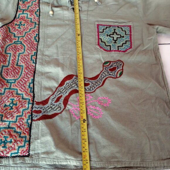 Shirts | Unique Peruvian Unisex Tshirt Hand Embroidered Shipibo Snake ...